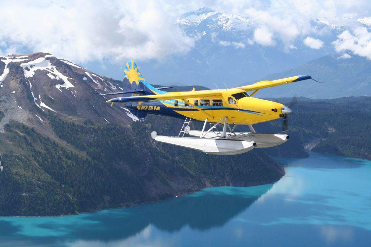 Spectacular Glacier Scenic Flight - Canada Holidays : Canada Holidays Spectacular Glacier Scenic Flight - Canada Holidays : Canada Holidays